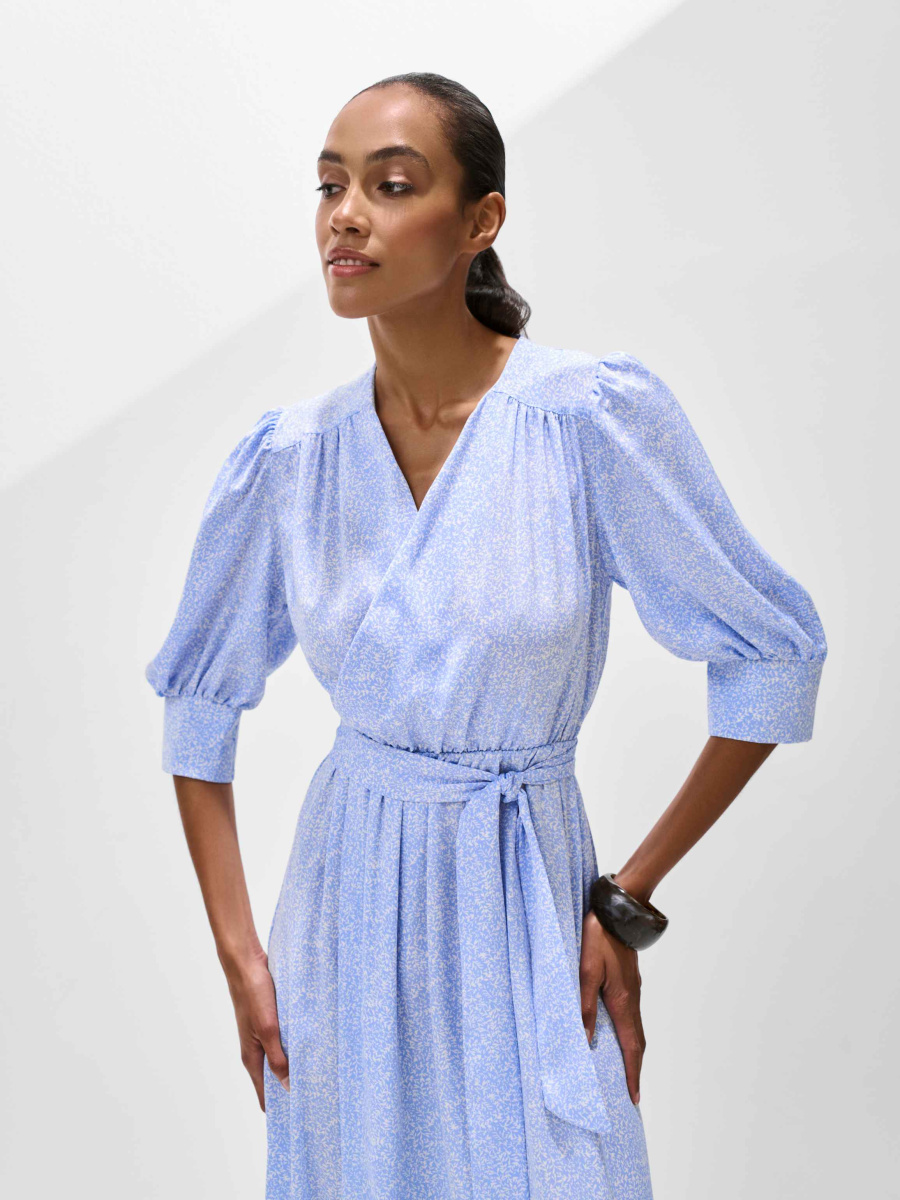 Платье-миди с объемными рукавами